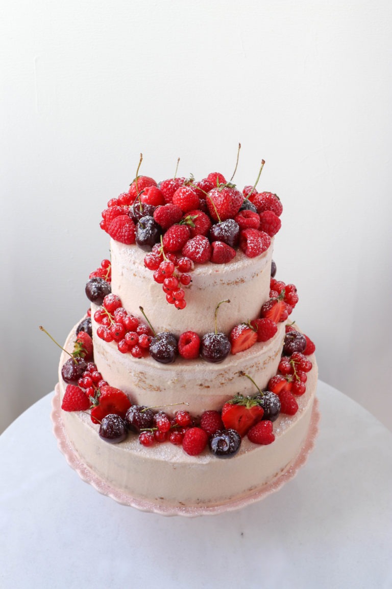 Mein Keksdesign_Stephanie Juliette Rinner_3stöckige Torte mit Beeren ...