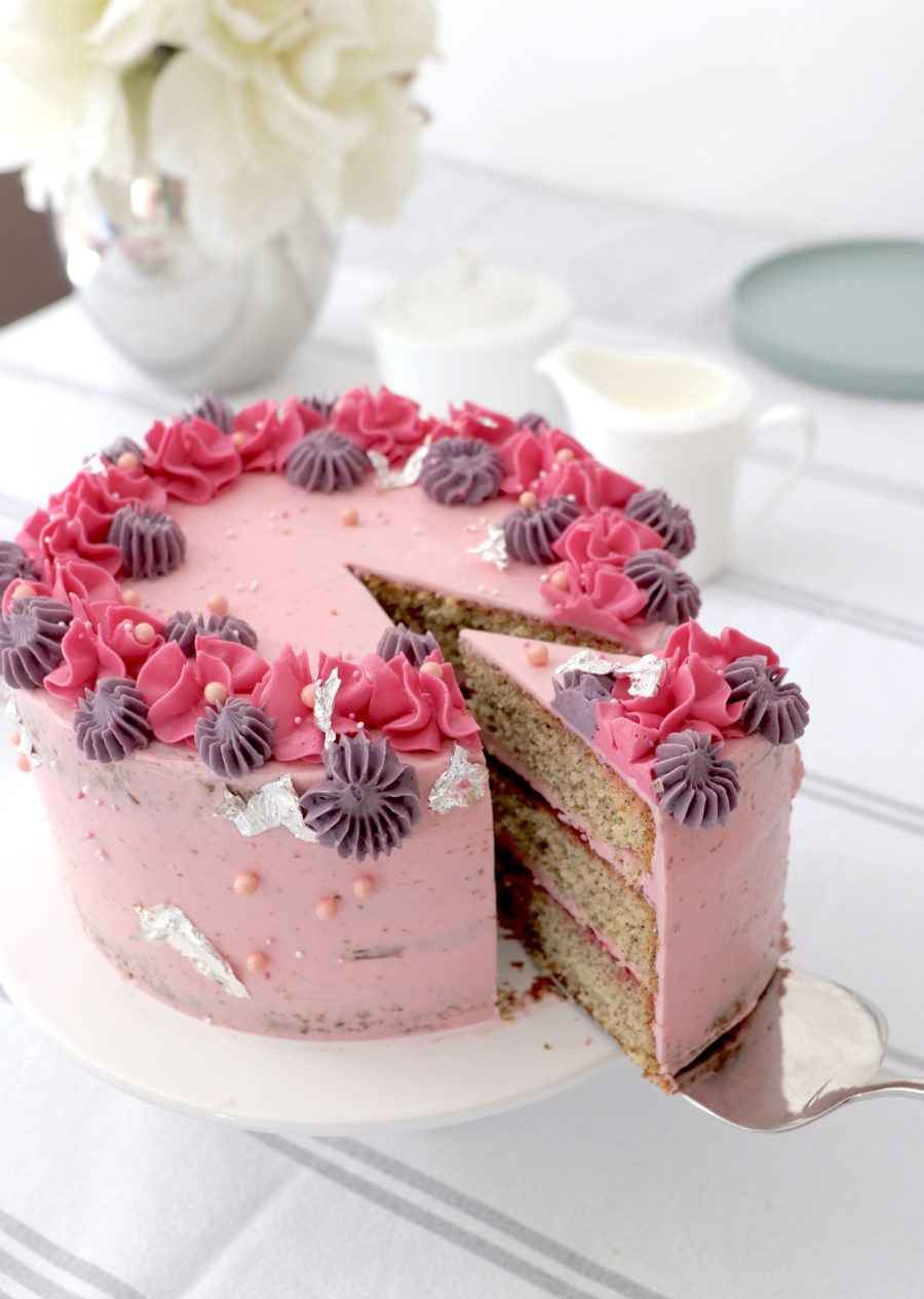 Buttercremetorte mit Mohn und Himbeeren - Mein Keksdesign